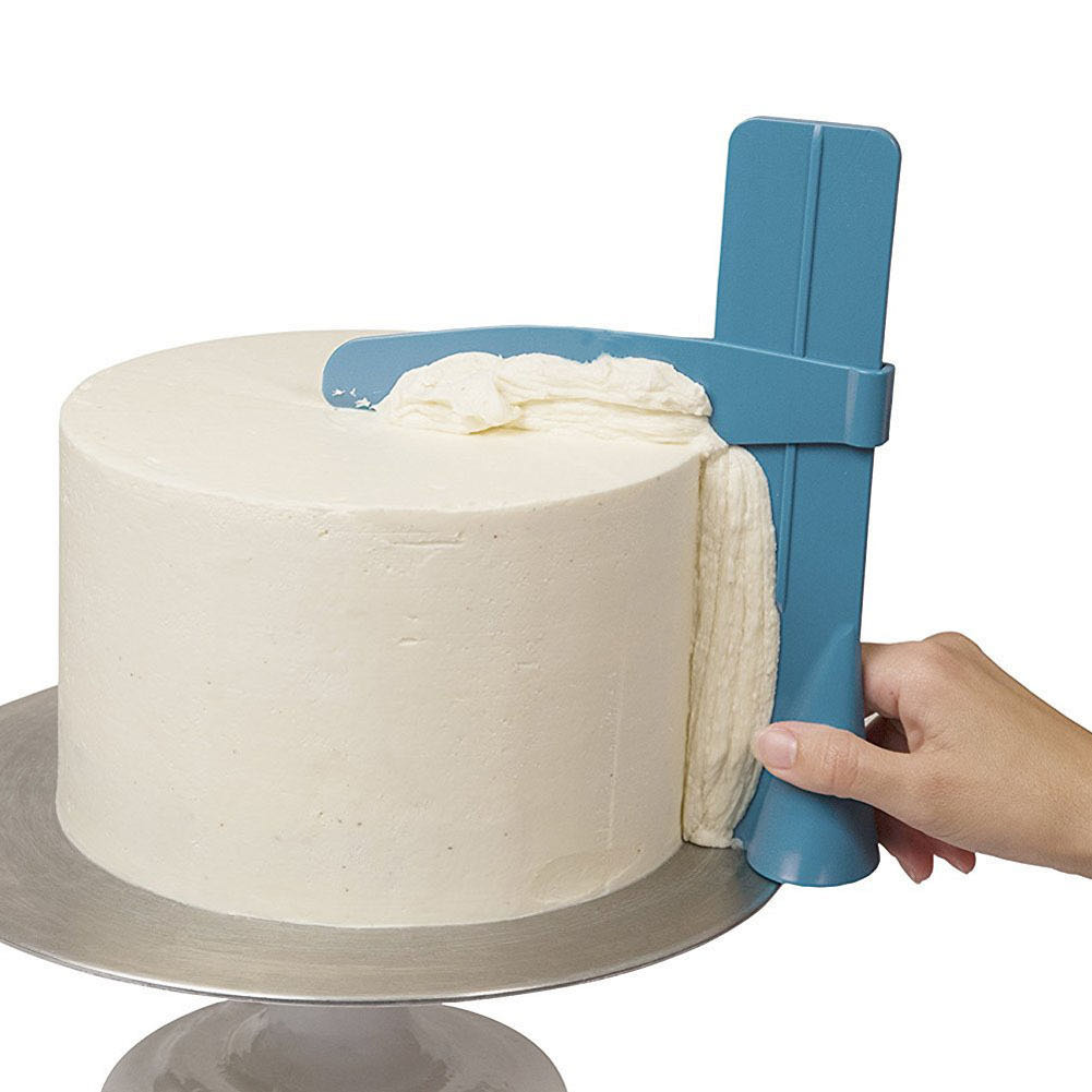 [Spot] Cake cream smoothing application, happy birthday butter fudge ...