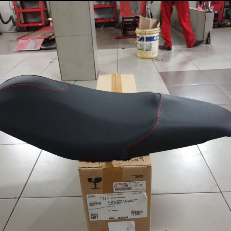 Yamaha AEROX 125 REAR SEAT ORIGINAL YAMAHA | Shopee Philippines