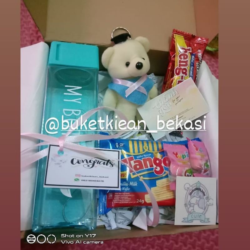 Graduation hampers/graduation bouquets/graduation gift boxes/hammer ...