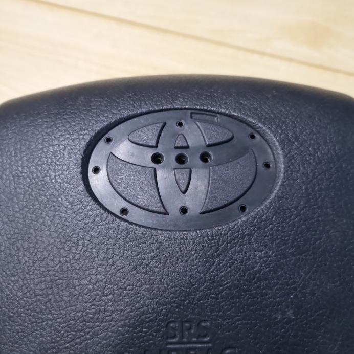 Innova Reborn Fortuner Hilux 2016 and Above Steering Wheel Emblem Logo ...