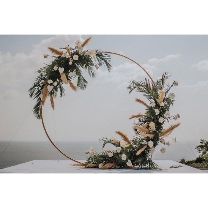 Latest Decorative Iron Circle Round Standing/ with Gold Iron Backdrop ...