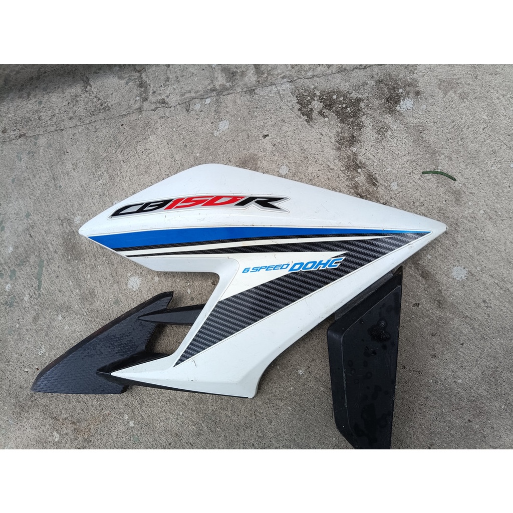 Selling a PAIR of right and left NEW Original Honda CB150R Tank Cover ...