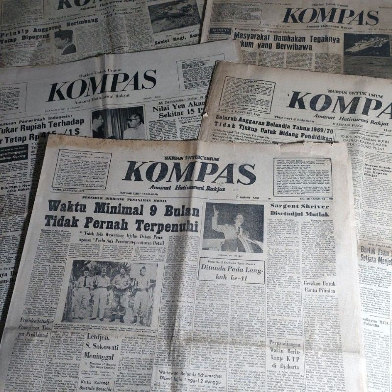 Daily Newspaper KOMPAS 1970s Sokowati's Lieutenance of the Death-Food ...
