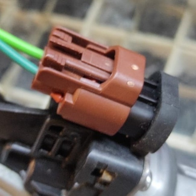 Universal 2-pin Socket installation to original power window motor ...
