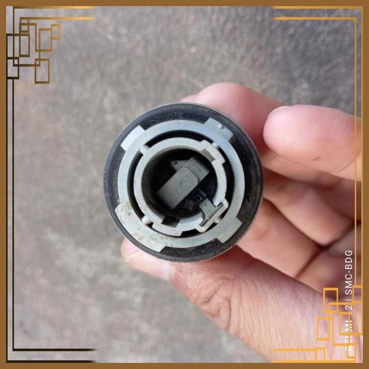 [SMB] ORIGINAL NISSAN SERENA C24 SEN LIGHT BULB SOCKET | Shopee Philippines