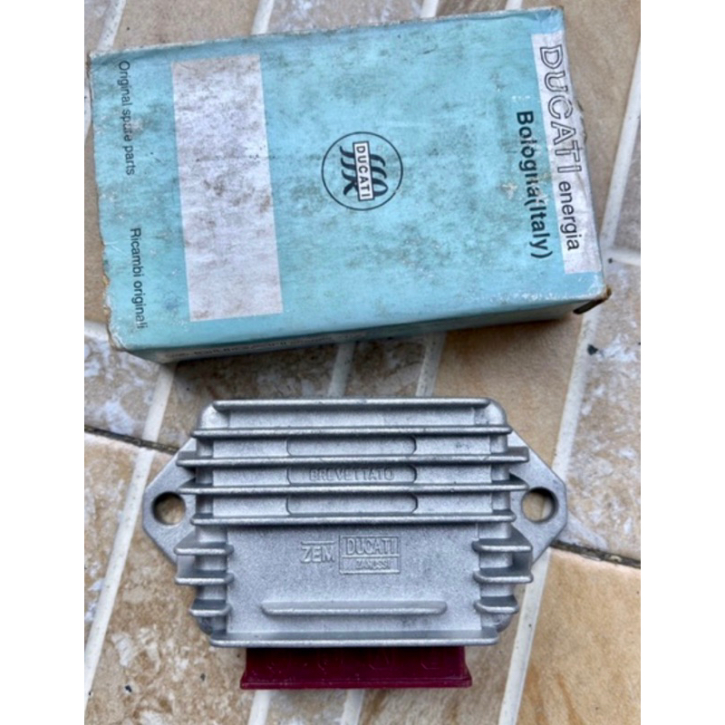 Four-legged regulator, 4-legged and 3-legged rectifier, vespa px excel ...