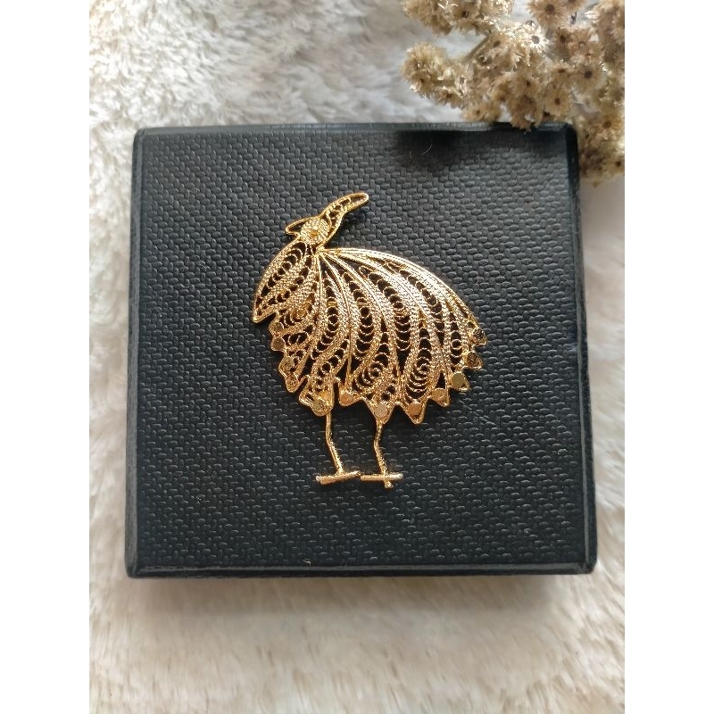 Handmade gold kuwari bird brooch with filigree technique 5 cm | Shopee ...