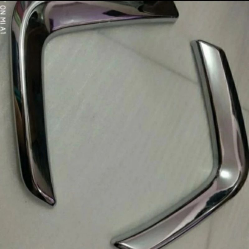 List of Toyota Innova Reborn Venturer front bumper trim grilles ...