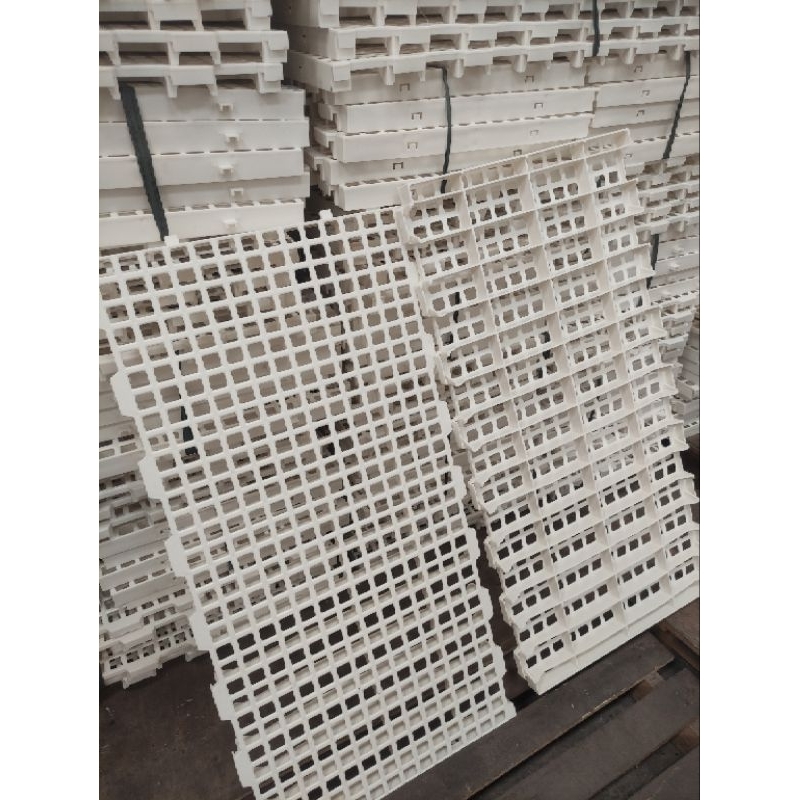 Grade A Plastic Pallets For Sheep's Cage/Chicken/Goat/Rabbit/Dog ...