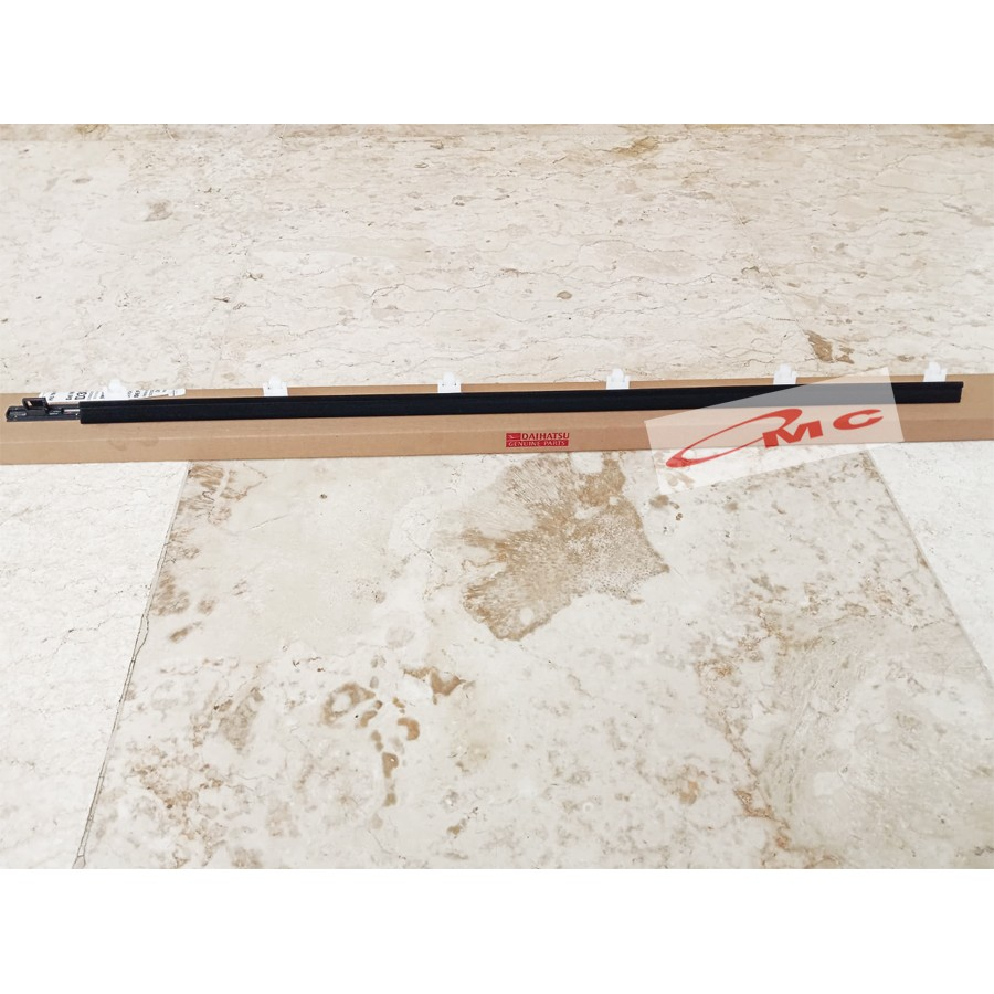 Xenia Avanza Right Front Outer Glass Rubber Door Seam 68160-BZ011-001 ...