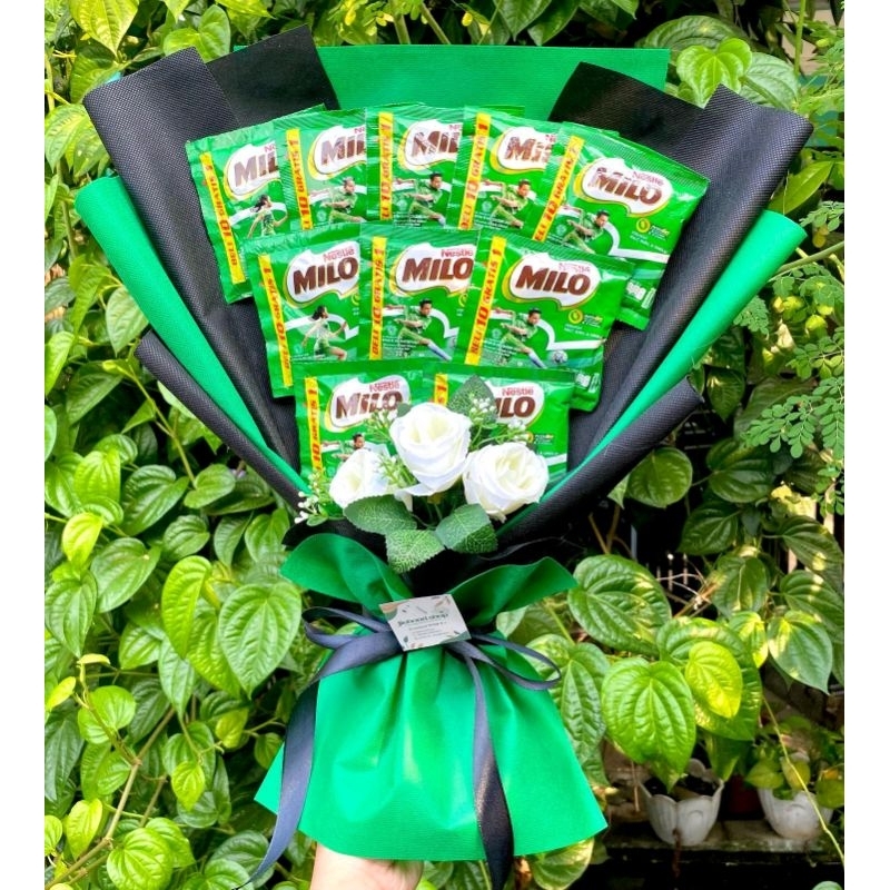 PUTIH MAWAR Unique MILO BOUQUET ROSE FLOWERS WHITE BUDS GRADUATION GIFT ...