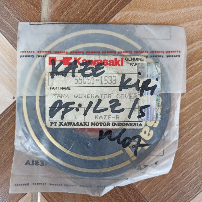 MESIN Kawasaki KAZE KAZE-R Original Left magnet Body logo Engine emblem ...