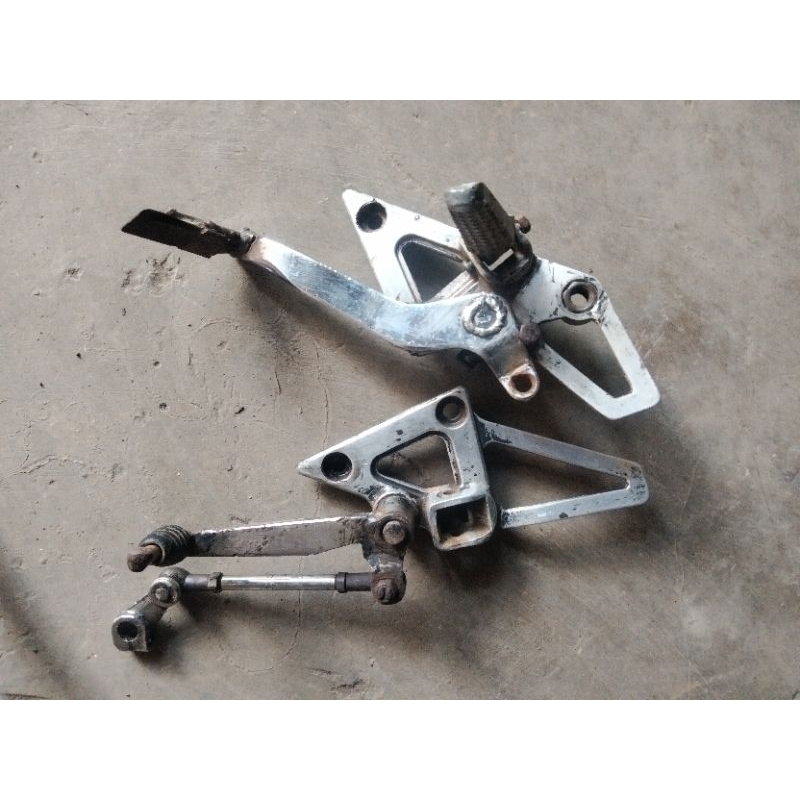 Footstep foostep Suzuki RGR sprinter ORI second | Shopee Philippines