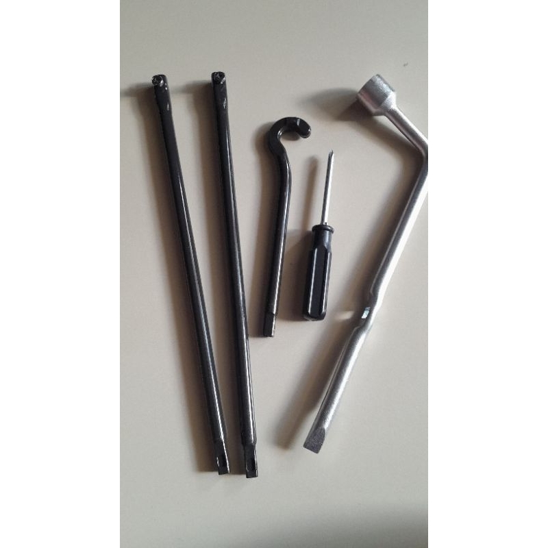 One super package of complete tw 21 wheel tire locks and kijang Innova ...