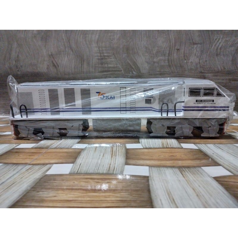 KAYU Miniature Indonesian Railway/Wood Locomotive, Eco-Friendly Type ...