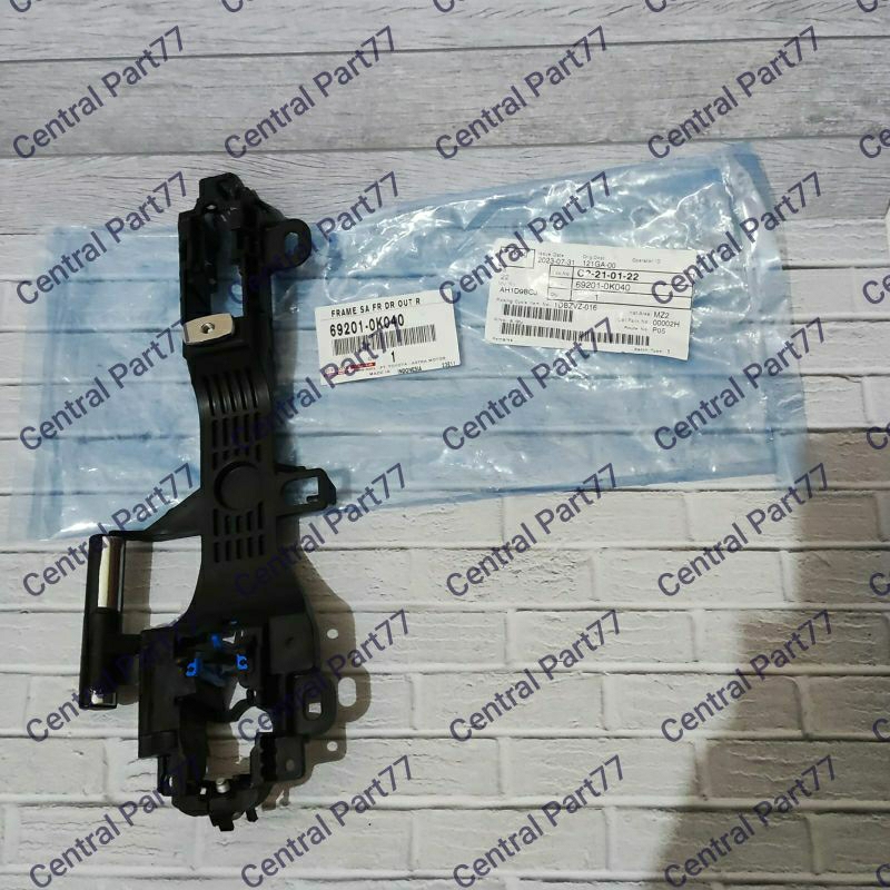 Frame Sub Assy Handle Inner Layer Front Door Right Toyota Hilux Revo ...