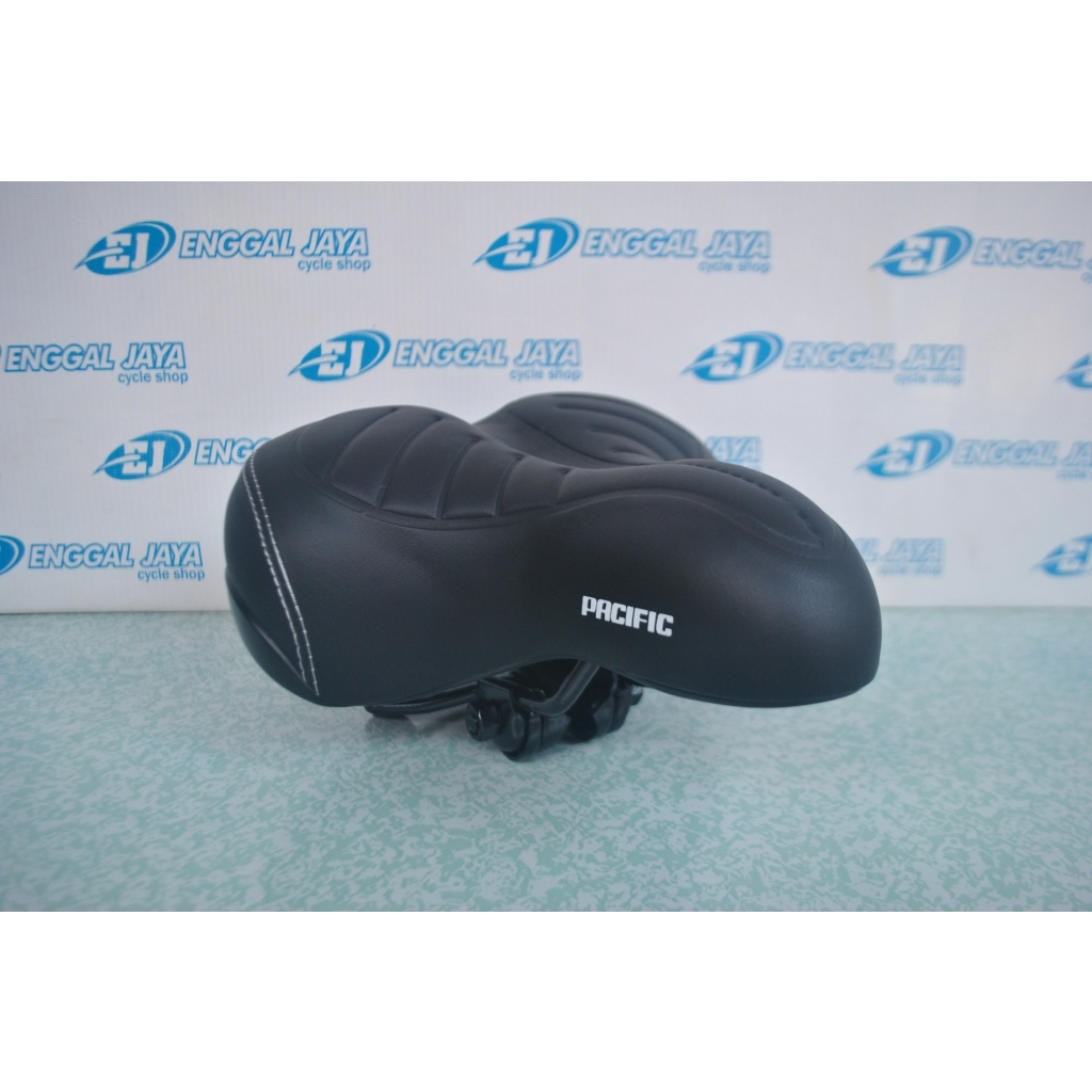 Pacific Per H156 Bicycle Saddle, Very Soft Thick Foam, Reflector Light ...