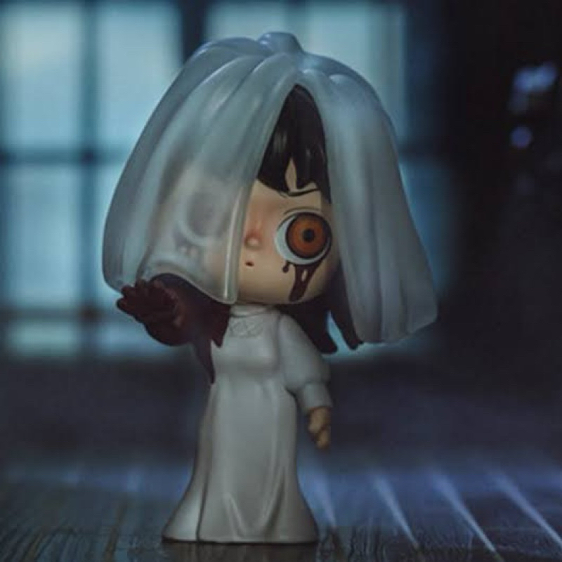 Popmart The Conjuring Universe Blindbox - The White Lady | Shopee ...