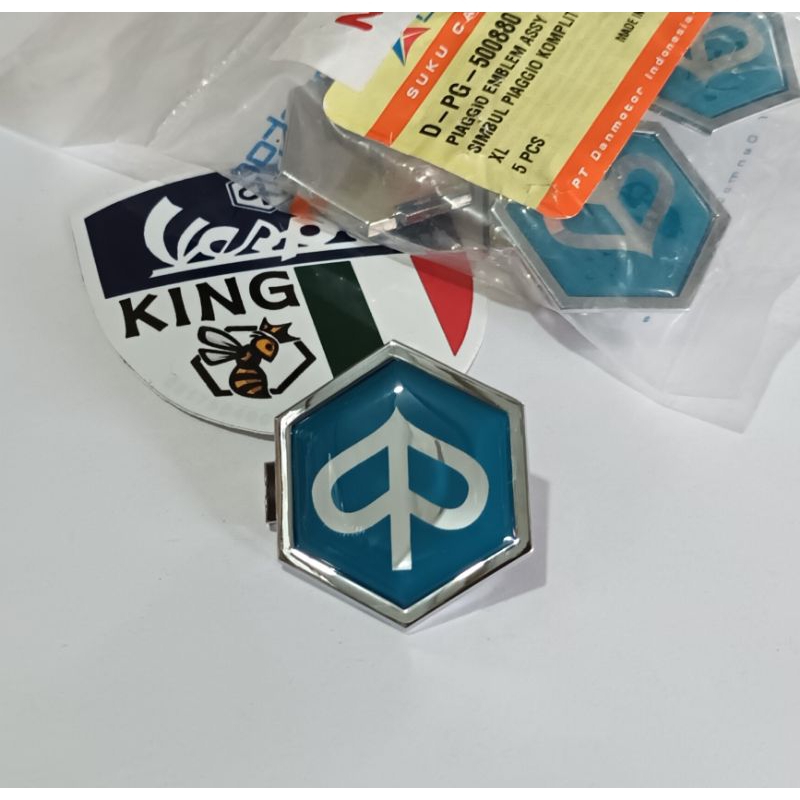 Vespa excel spartan cung emblem And Motorcycle emblem piaggio logo Nose ...