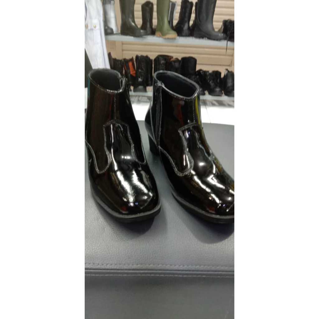 Pdh sus shoes, shiny/ sneakers, shiny shoes with 5cm heels | Shopee ...