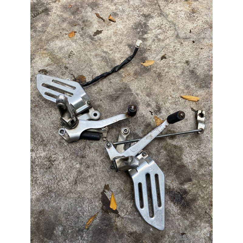 Front footstep ub underbone Yamaha r15 v2 | Shopee Philippines