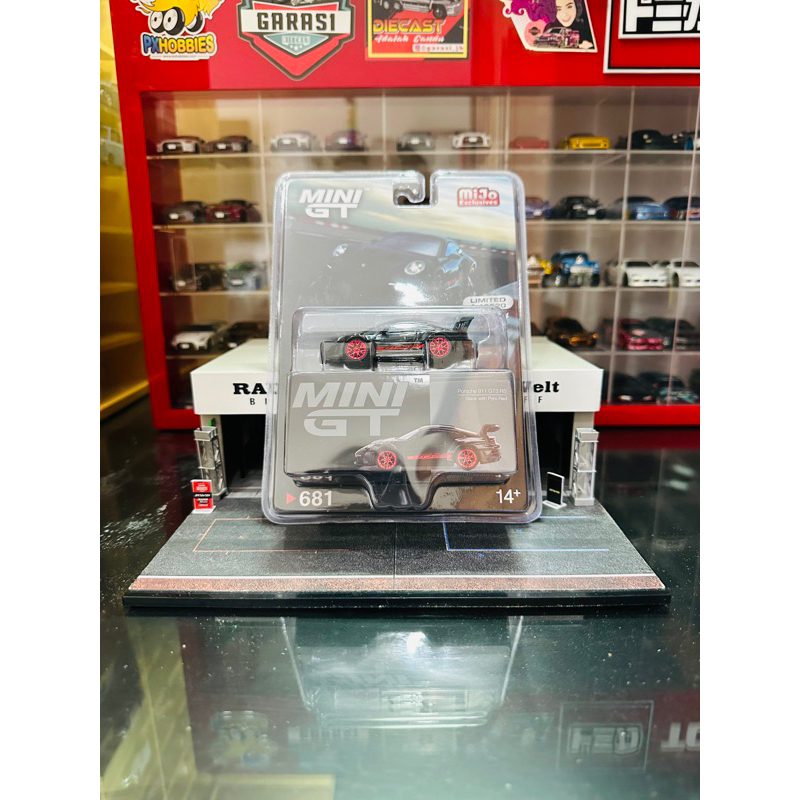 Mini GT No. 681 Porsche 911 (992) GT3 RS Black w/ Pyro Red Mijo ...