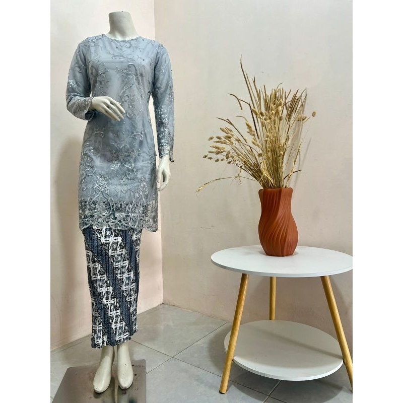 Tile TUNIC KEBAYA TOP/KONDANGAN KEBAYA/PARTY KEBAYA/Current KEBAYA ...