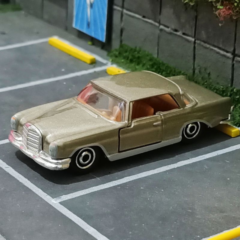 Matchbox Moving Parts 62 Mercedes Benz 220 SE Coupe losee | Shopee ...