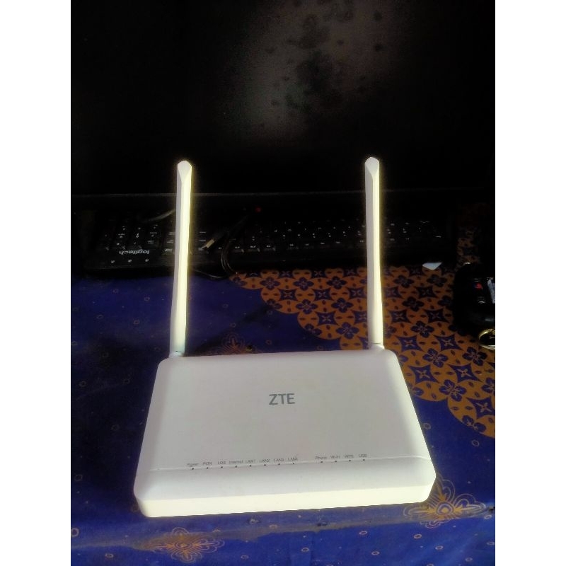 Zte F670L DUAL BAND 2.4ghz/5Ghz Acess point plus Adapter | Shopee ...