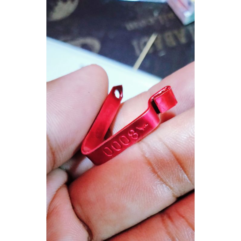 Mini chicken seal size 2cm x 4mm. Price requires 12 pcs. Can request ...