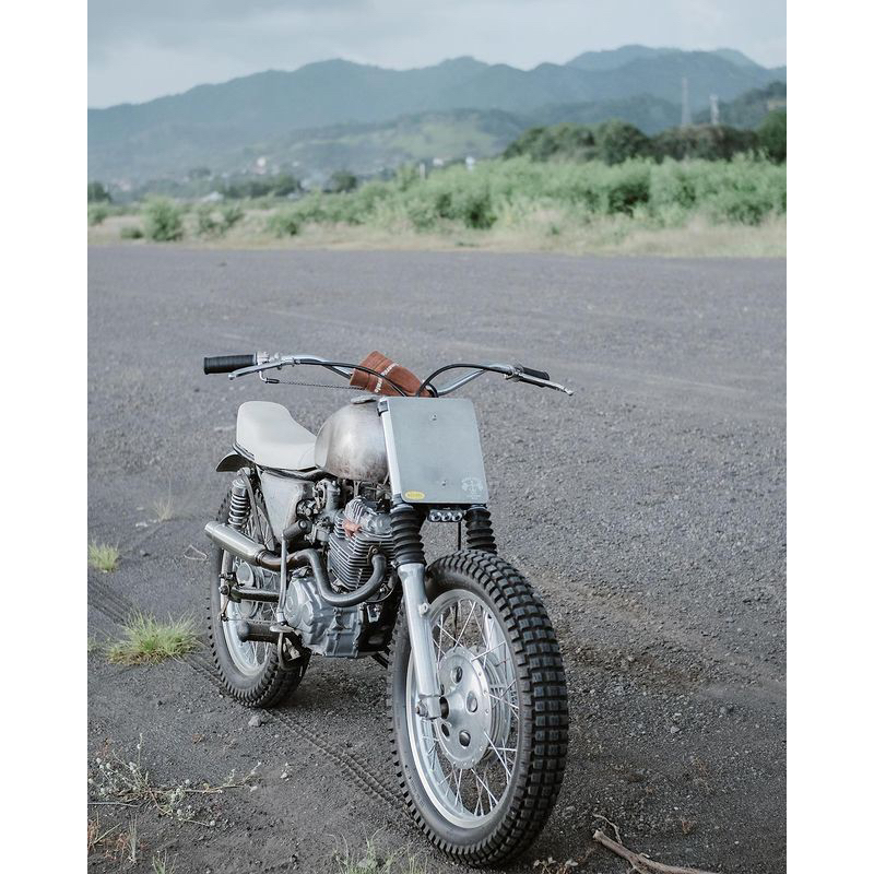 Custom Custom FlatTraker British Scambler universal Handlebar // Surya ...