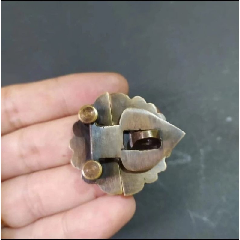 Brass Locking Latch - Small Antique Brass Original Brass | Shopee ...