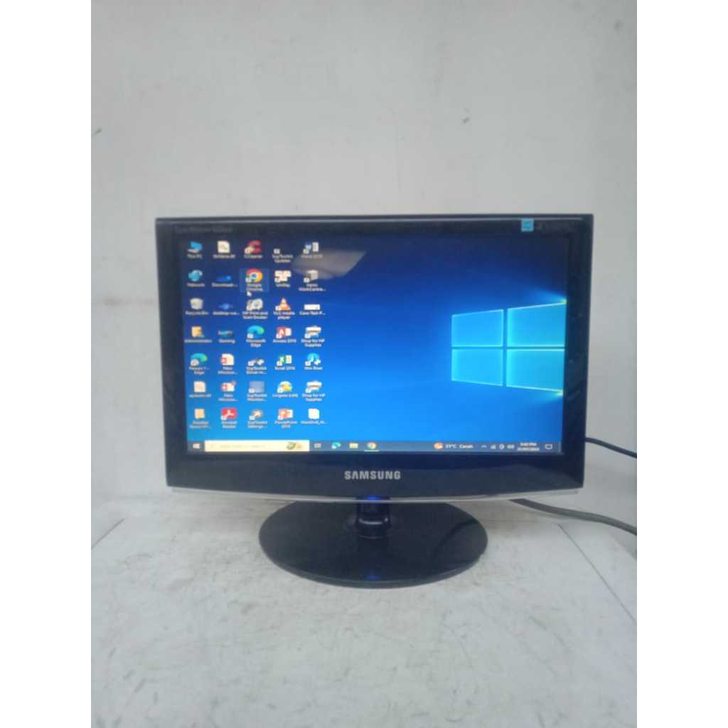 LAYAR Samsung 633nw 16 inch lcd monitor, condition minus white screen ...