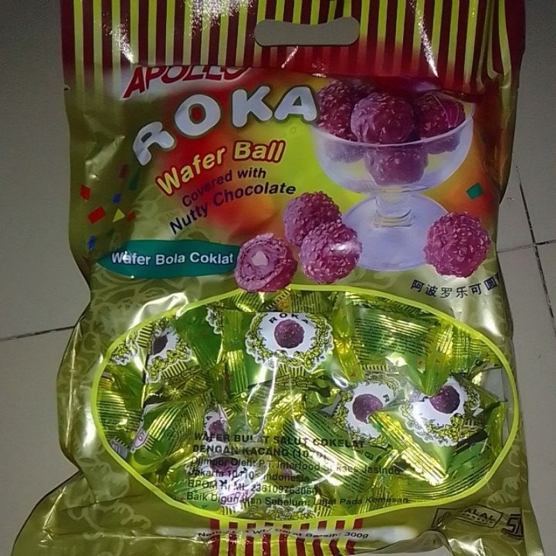 Apollo Roka chocolate Wafer balls 50 Pcs | Shopee Philippines