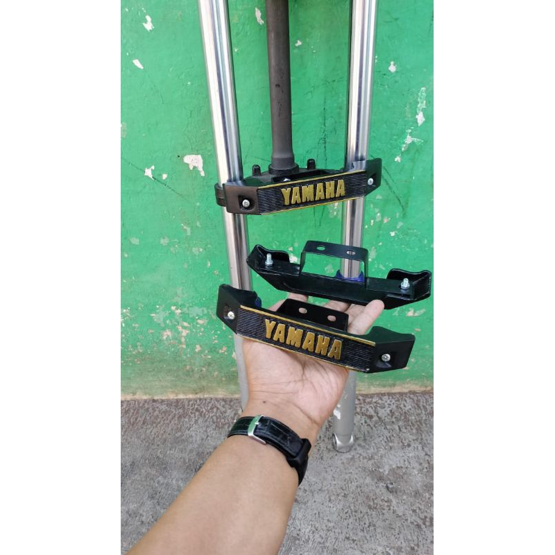 Yamaha RXking shock mustache//Yamah rx king front shock stabilizer ...