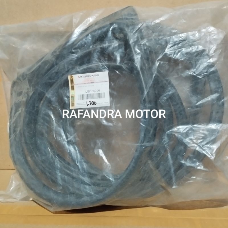 MITSUBISHI L300 WINDSHIELD RUBBER (MB106396) ORIGINALKTB | Shopee ...