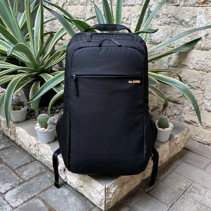 Incase ICON LITE BACKPACK BLACK | Shopee Philippines
