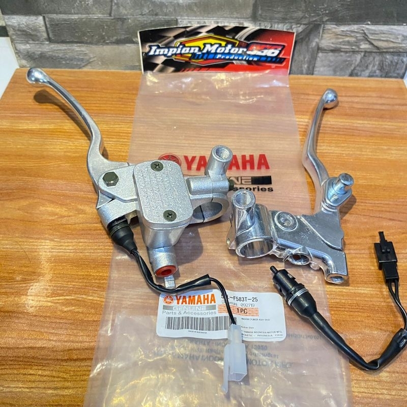Package (silver) front brake master assy + handle Kiri + mount + rear ...
