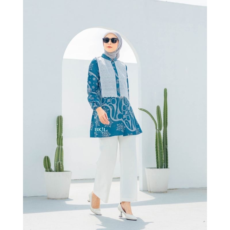 Kanthil Modern Women's Batik Clothes, Narita Women's Batik Uniforms ...