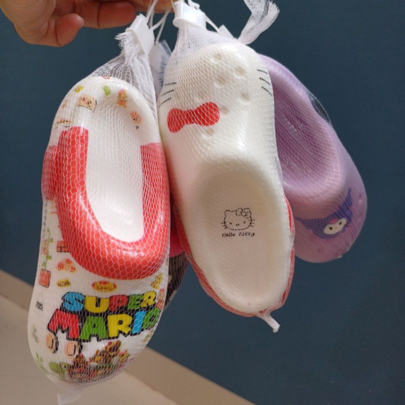 Squishy toy sandals crocs sanrio HELLO KITTY SUPER MARIO STITCH KUROMI ...