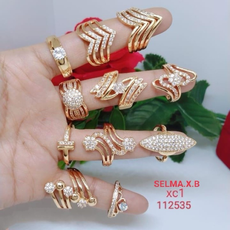 Xuping Titanium Jewelry Accessories Ring 18.24 Karat Gold Plated Copper ...