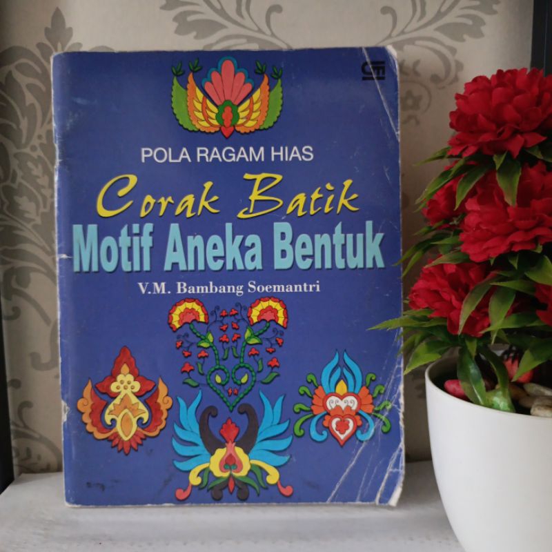 ORIGINAL BOOK - VARIOUS DECORATIVE PATTERNS, BATIK PATTERNS WITH ...