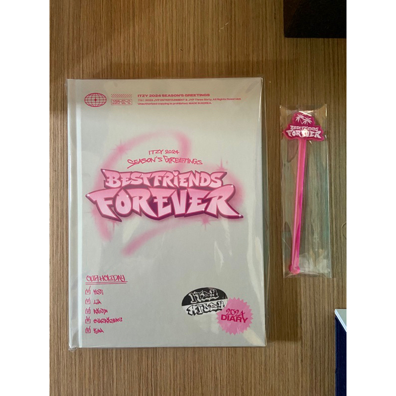[FREE OFFICIAL FREEBIES] ITZY Season's Greetings 2024 sg24 Diary ...