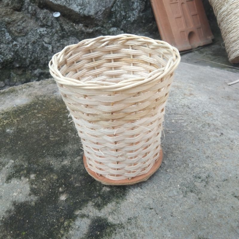 Rattan pot diameter -+12cm high -+14cm plywood base | Shopee Philippines