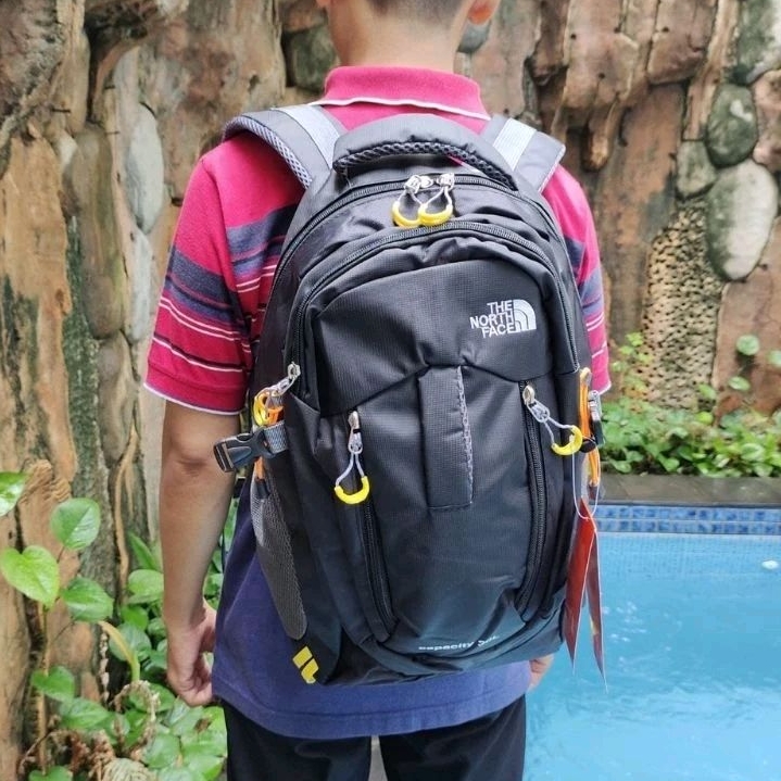 THE NORTH FACE The Newest 25/30 Liter Semi Carrier Mountain Backpack ...