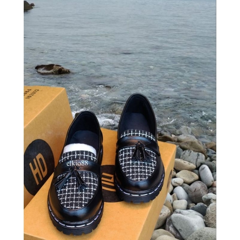 Docmart HD Footware Original Slip-on Men's and Women's Loafers Shoes ...