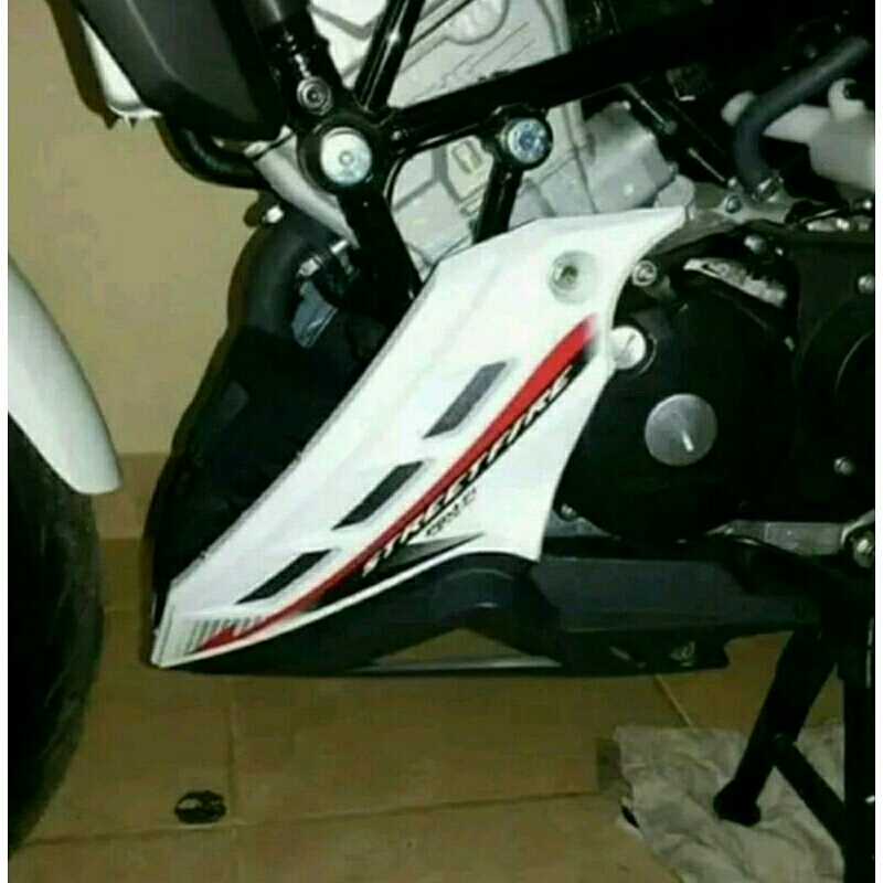 MESIN Honda CB150R Left Engine cover Engine cover. original second ...