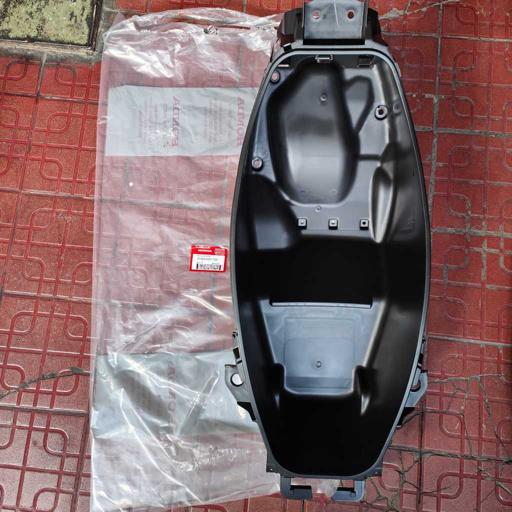 PCX 150 luggage box PCX 150 luggage box PCX 150 seat box 81250-k97-t00 ...