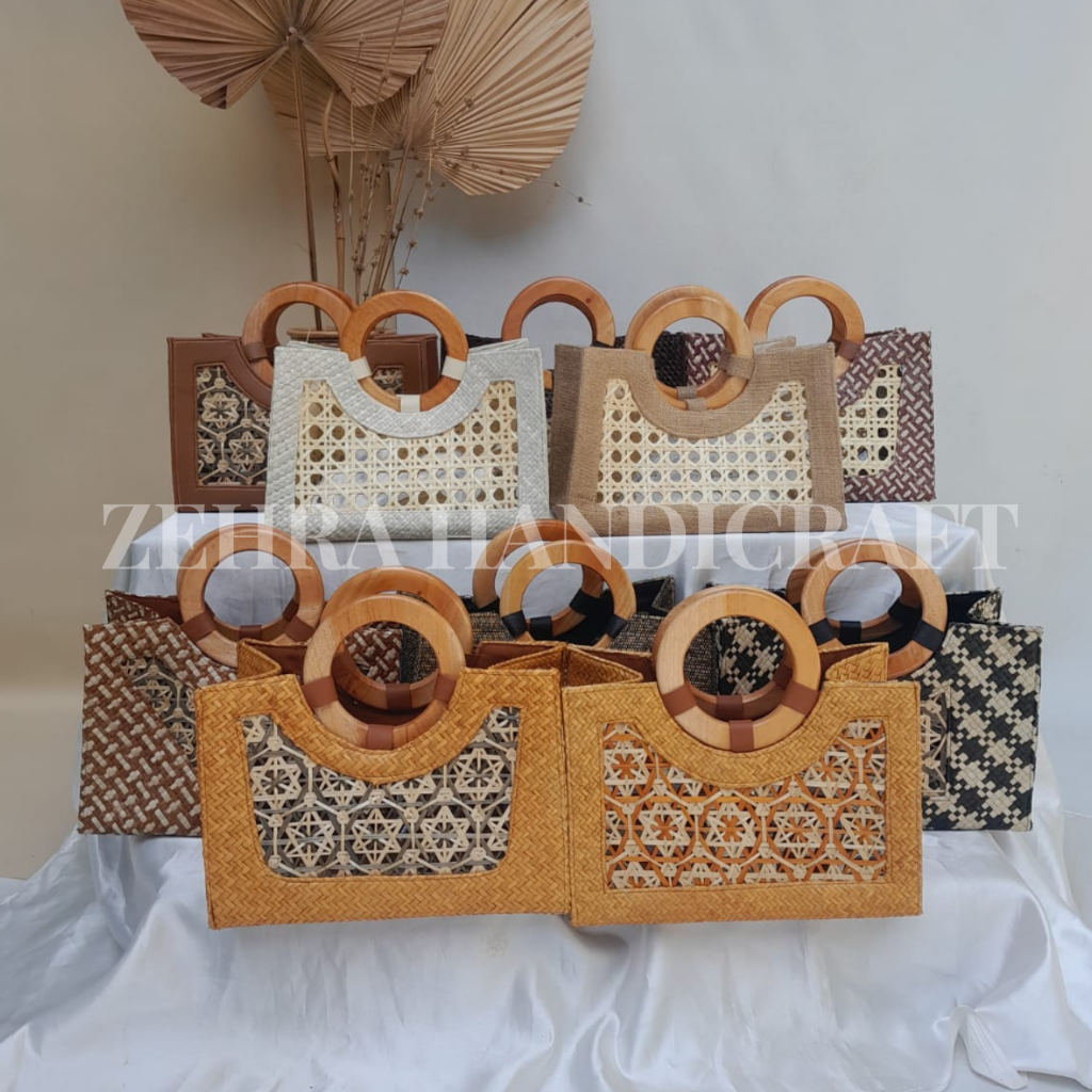 Hampers bags/souvenir bags/parcel bags/Ethnic gift bags made of woven ...
