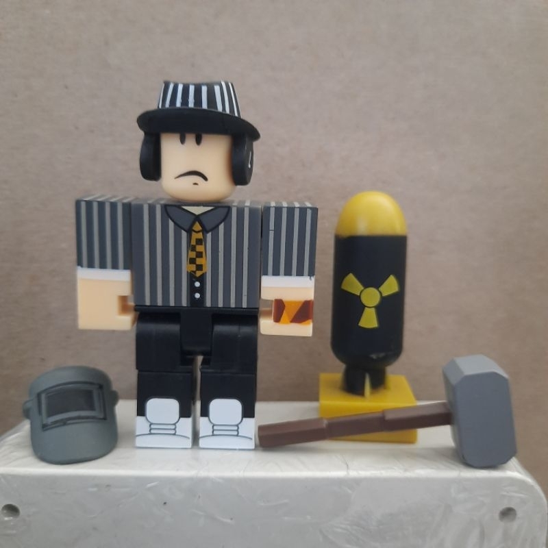Figure Roblox Car Crusher Panwellz Original Jazwares | Shopee Philippines